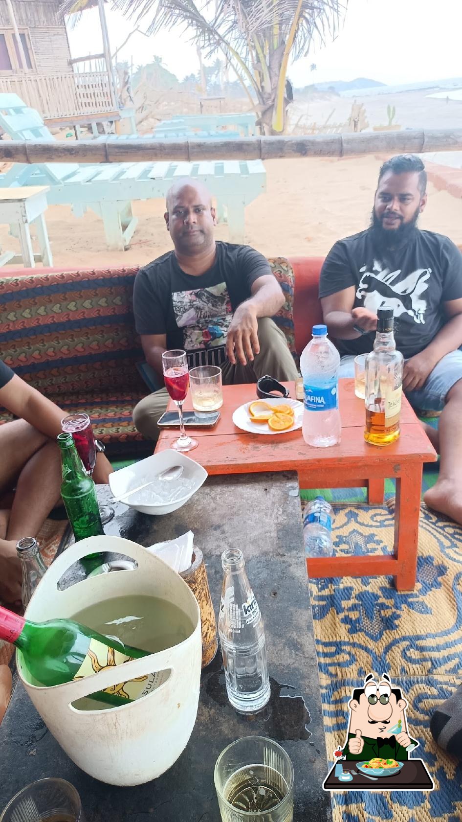 Silver Sand Beach Shack and Bamboo Huts, Morjim - Restaurant reviews