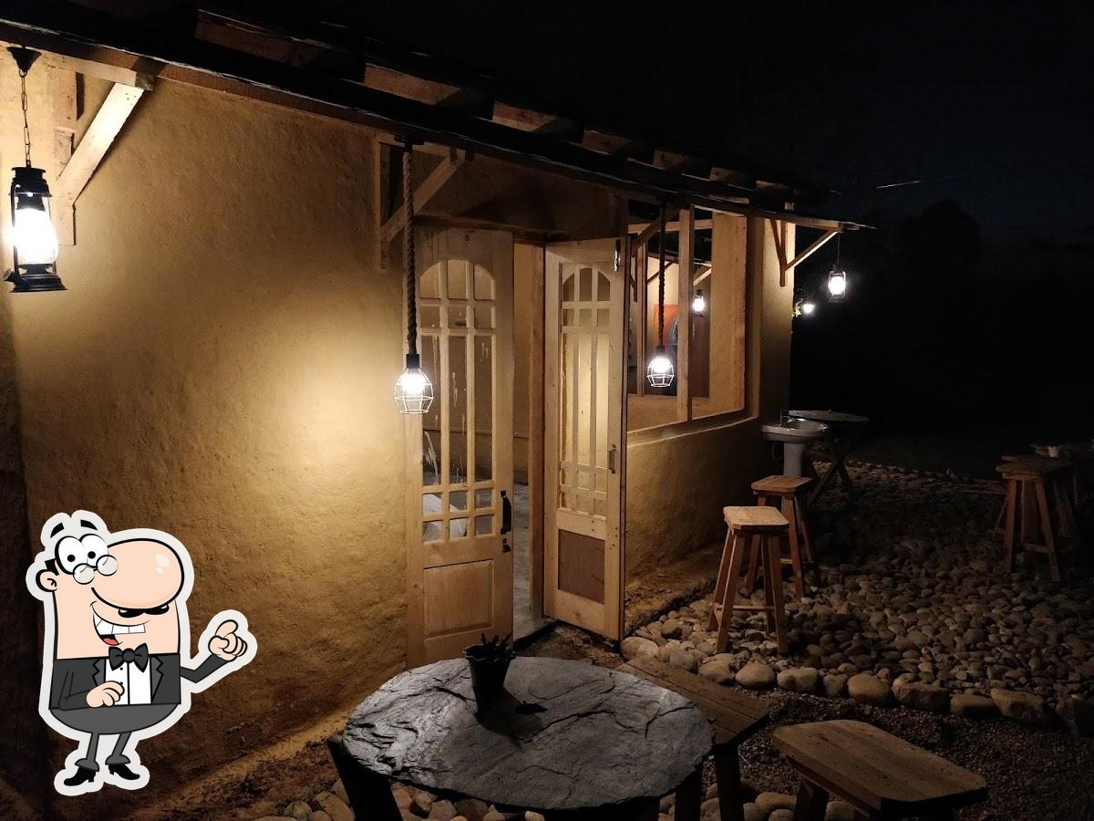 Monkey Mud Cafe, Bir - Restaurant reviews