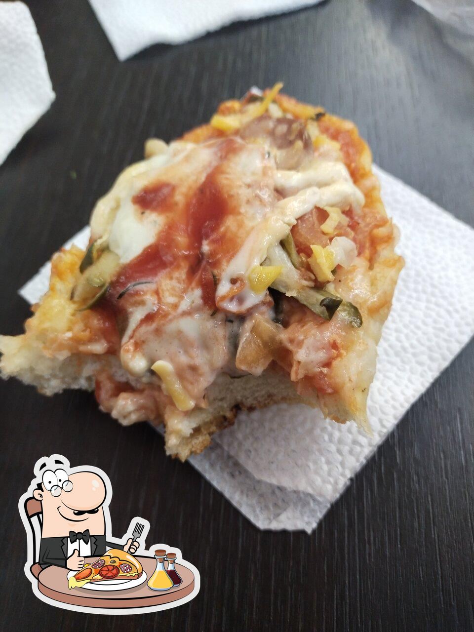Shawarma in pita restaurant, Moscou, Marshala Zhukova Avenue ...