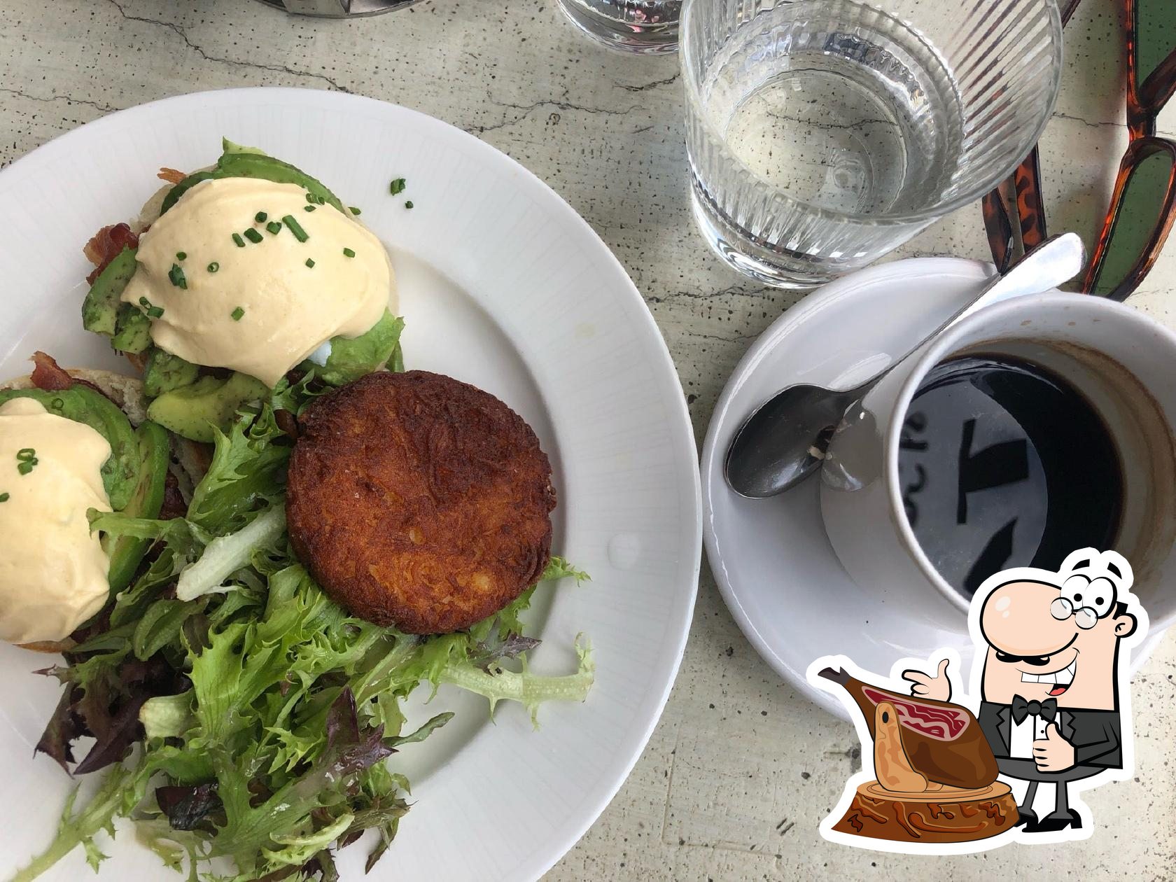 Peter Pan Bistro in Toronto - Restaurant menu and reviews