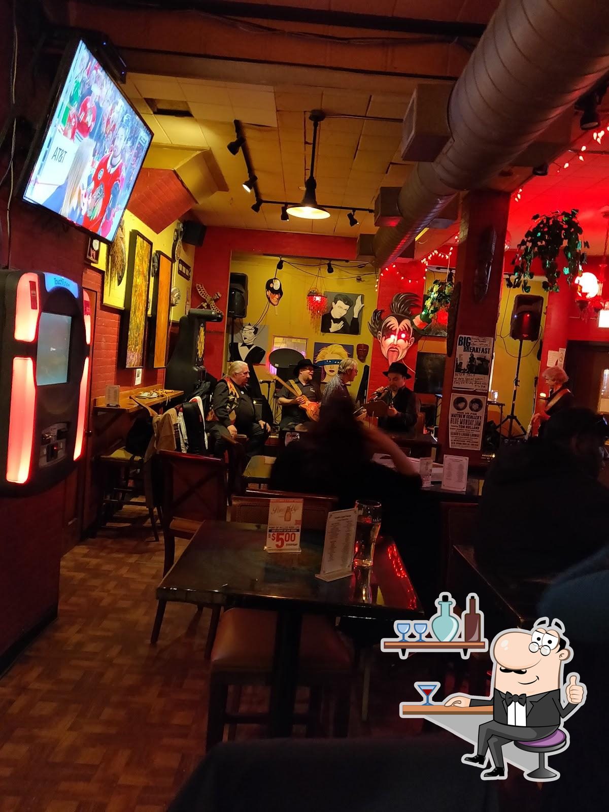 Lizard's Liquid Lounge in Chicago - Restaurant menu and reviews