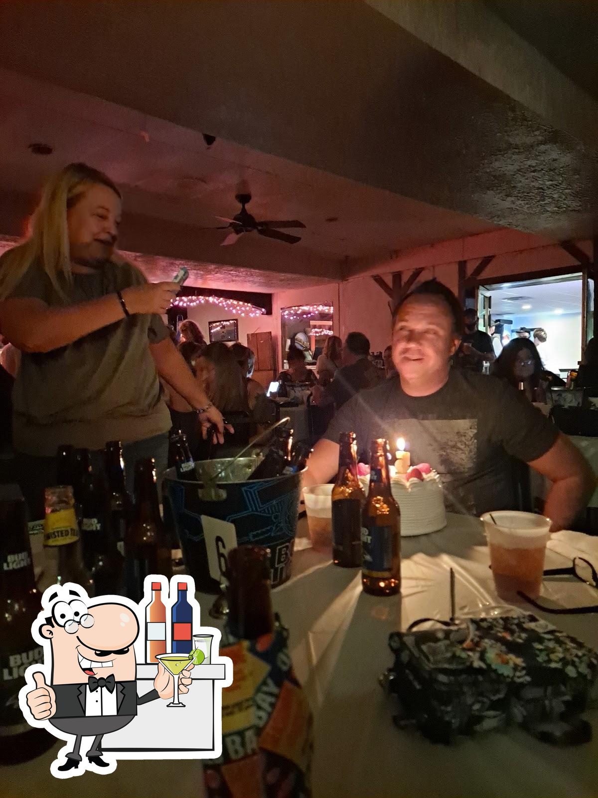 Phillips Inn, 7018 D Holabird Ave in Dundalk - Restaurant menu and reviews