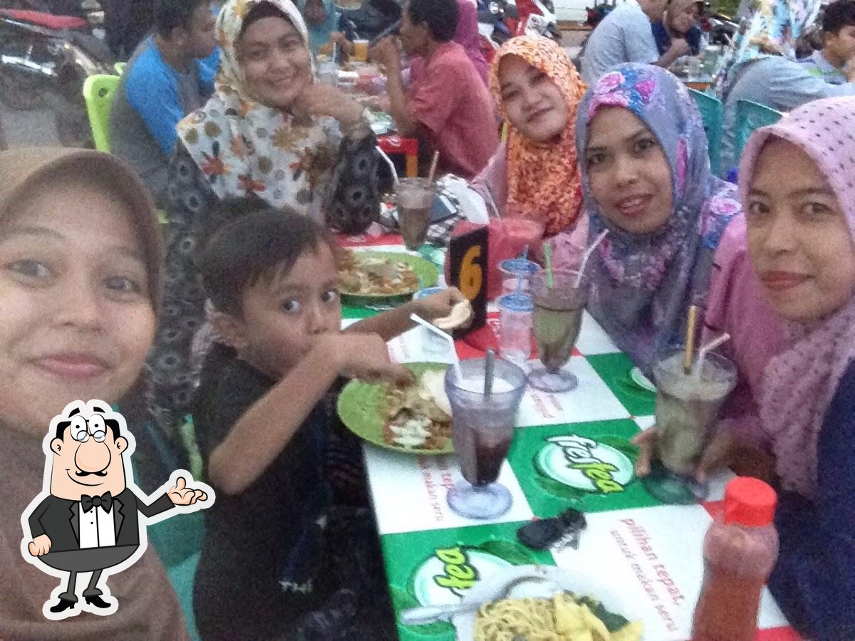 Cafe Ani Pantai Bahari, Polewali - Restaurant reviews