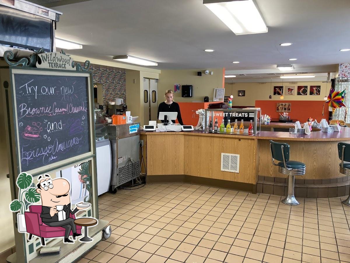 Red Luna Seasons in North Saint Paul - Restaurant reviews