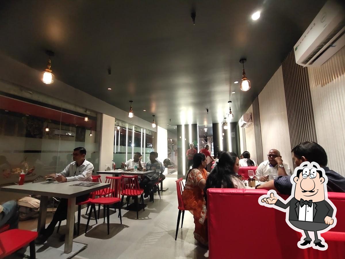 Yolo Cafe and Lounge, Hazaribagh - Restaurant reviews