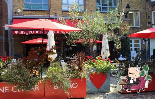 Bleeding Heart Bistro, 7 Bleeding Heart Yard, Greville St in London ...
