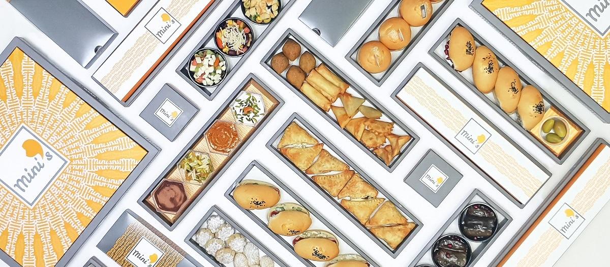 Menu at Minis restaurant, Abu Dhabi, شارع دلما - Delma street