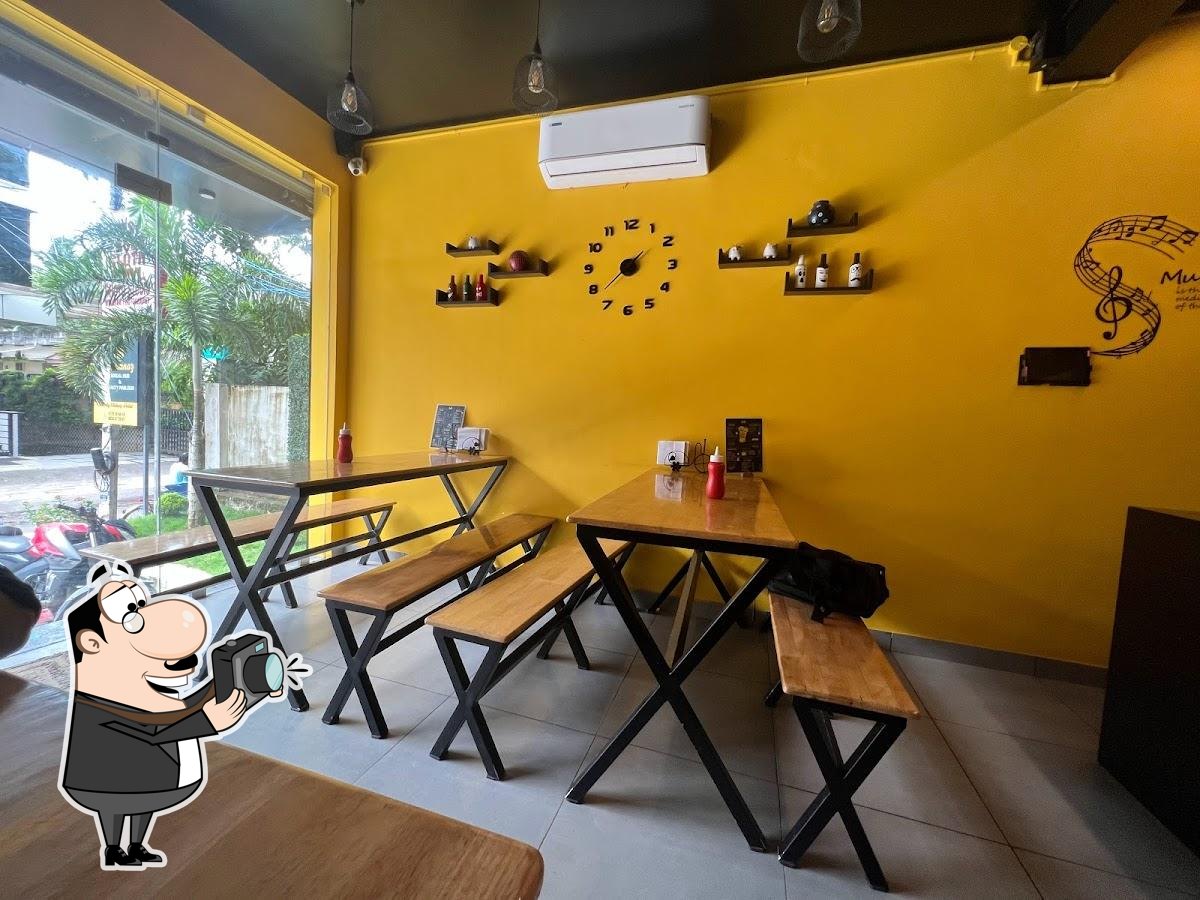 Pulp Cafe, Karunagappally, Geethanjaly Arcade - Restaurant menu and reviews