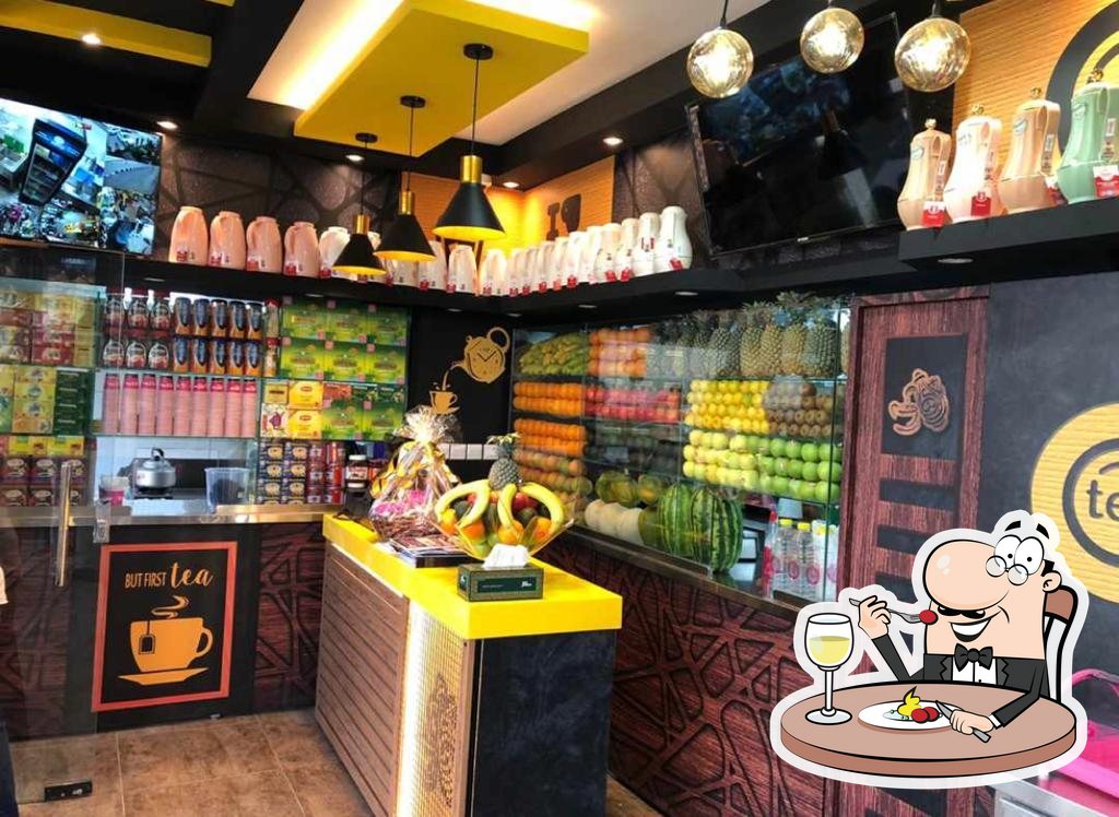 Restaurante بيت الشاي الذهبي. Bait al Shay Al Falah, Abu Dabi ...