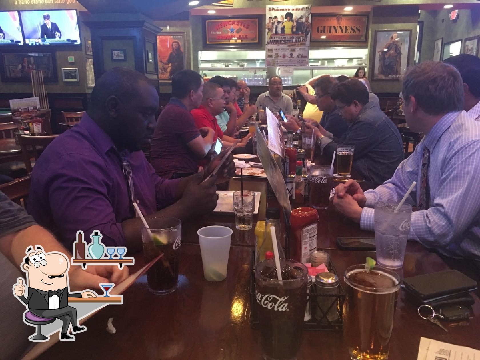 Pub y bar Tilted Kilt, Skokie, Carpenter Rd - Opiniones del restaurante