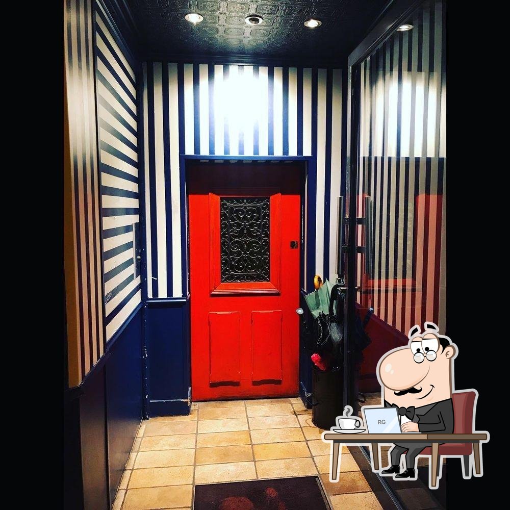 Little Red Door pub & bar, Paris - Restaurant menu and reviews