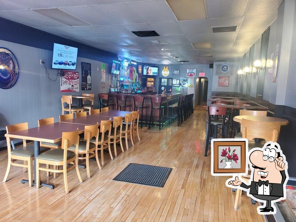 The Buzz Stop Bar, Winnebago - Restaurant menu, prices and reviews