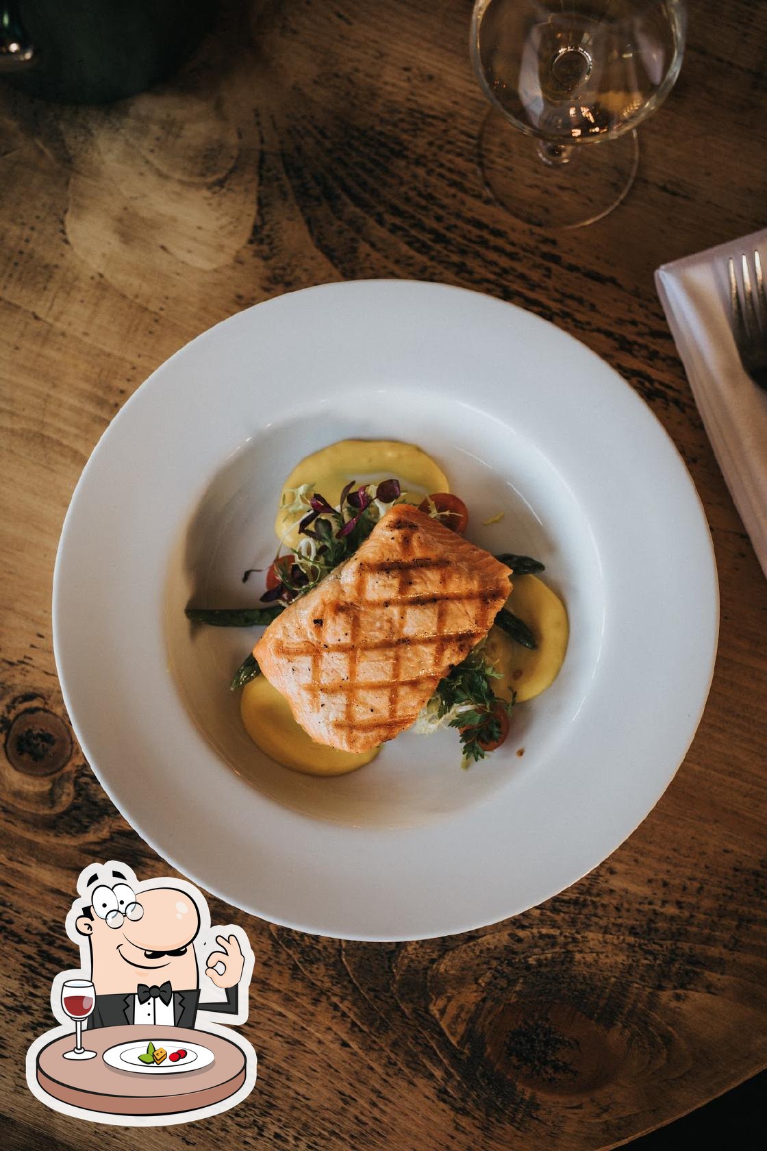 Hall Farm Hotel and Restaurant in Grimsby - Restaurant menu and reviews