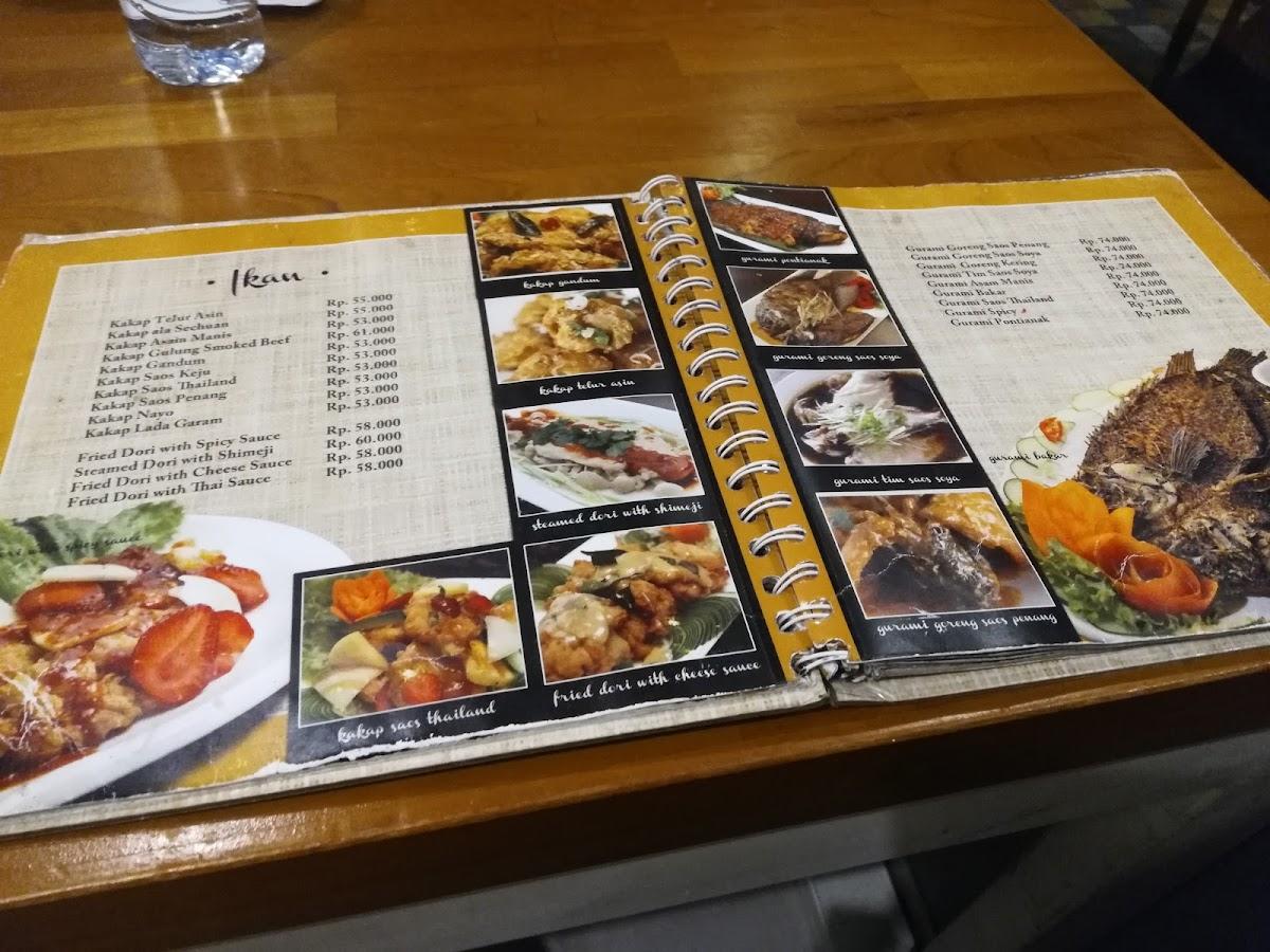 Menu at Niki Kopitiam Cafe & Resto, Batu