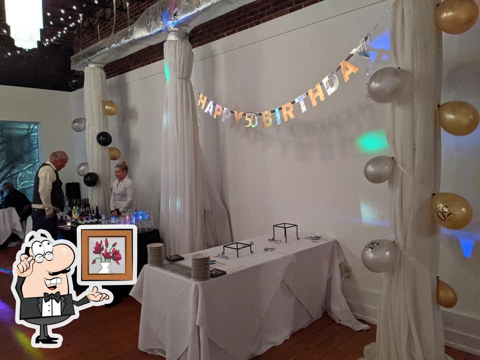 Cafe Dupont, 113 20th St N in Birmingham - Restaurant menu and reviews