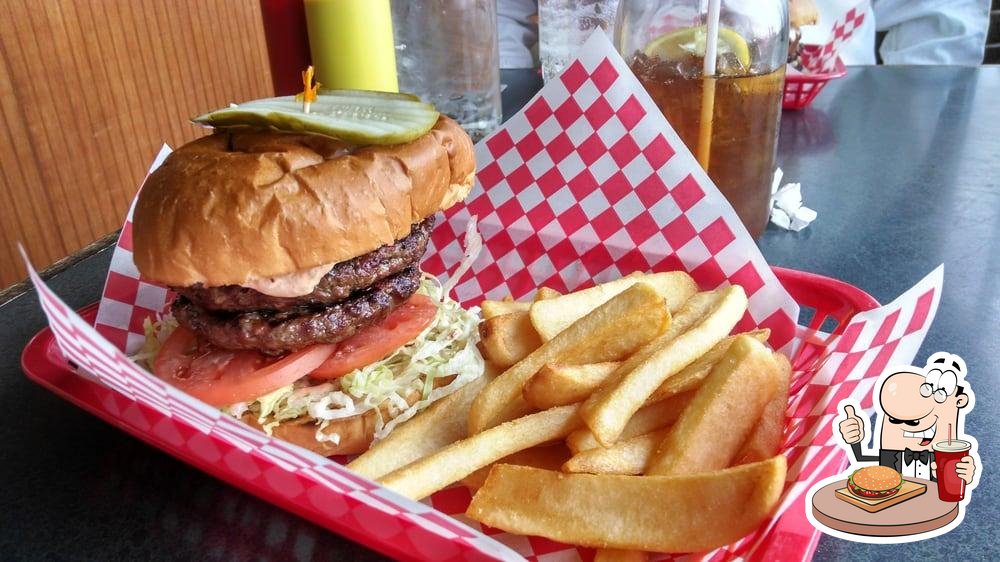 Nicki's Bella Marina in Bellingham - Restaurant menu and reviews