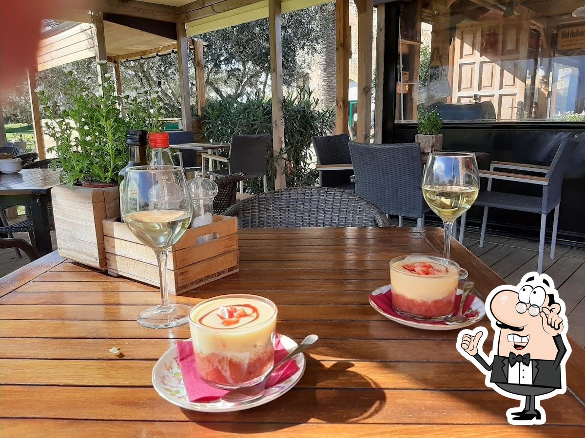 London Bus Cafe, Castelló d'Empúries - Restaurant menu, prices and reviews