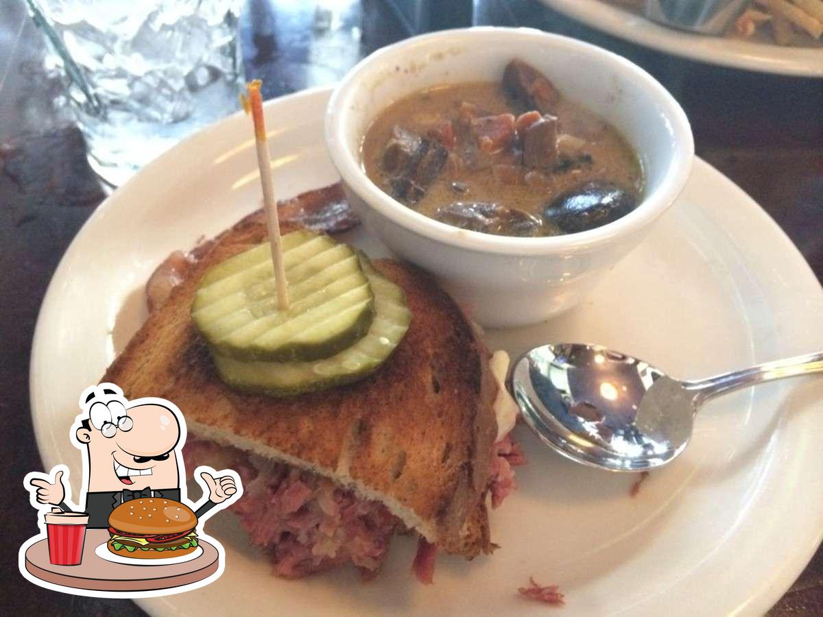 Paddy Coynes Irish Pub in Bellevue - Restaurant menu and reviews