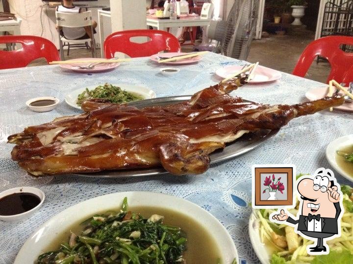 Moo Hun Song Pee Nong, Bangkok - Restaurant menu, prices and reviews