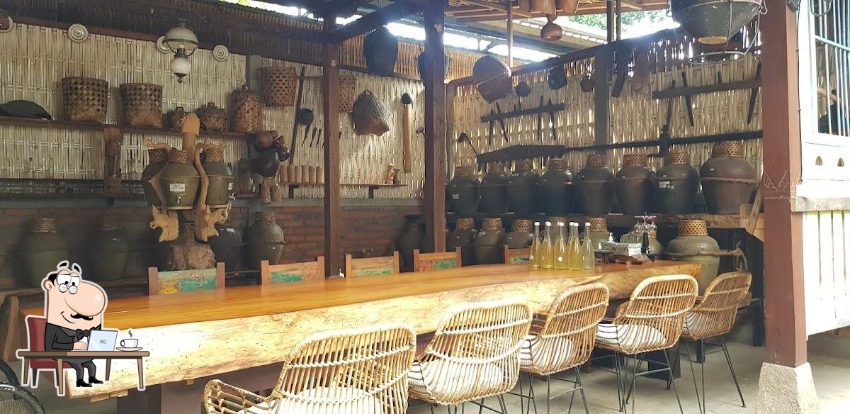 Dapur Bali Mula, Les - Restaurant menu, prices and reviews