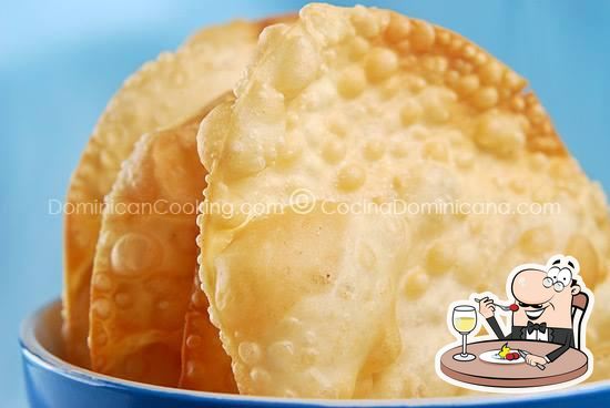 TAPAO De Huevo,jamon,y POLLO cafe, La Romana