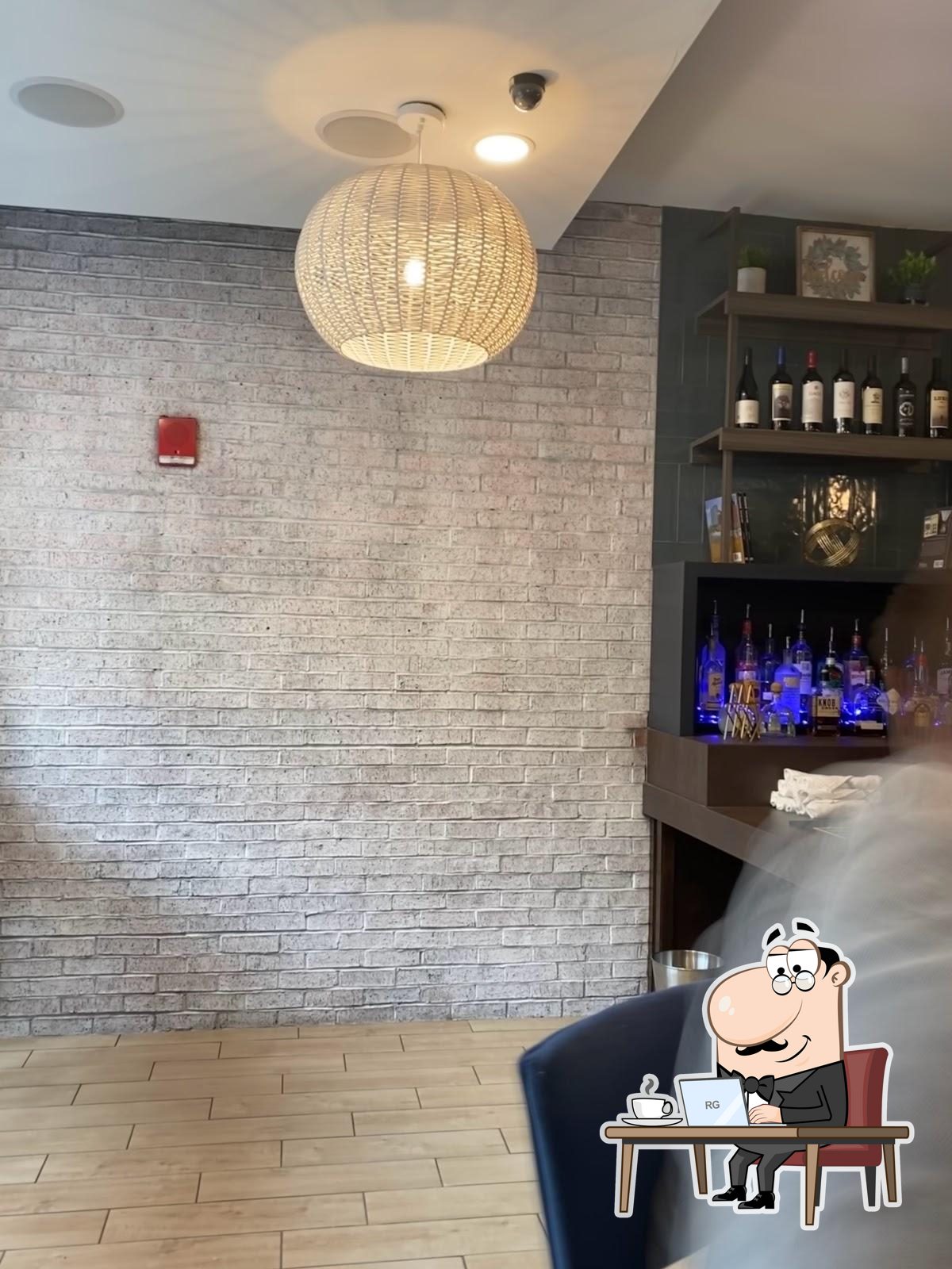 Headliner Bar + Eatery in Cleveland - Restaurant menu and reviews