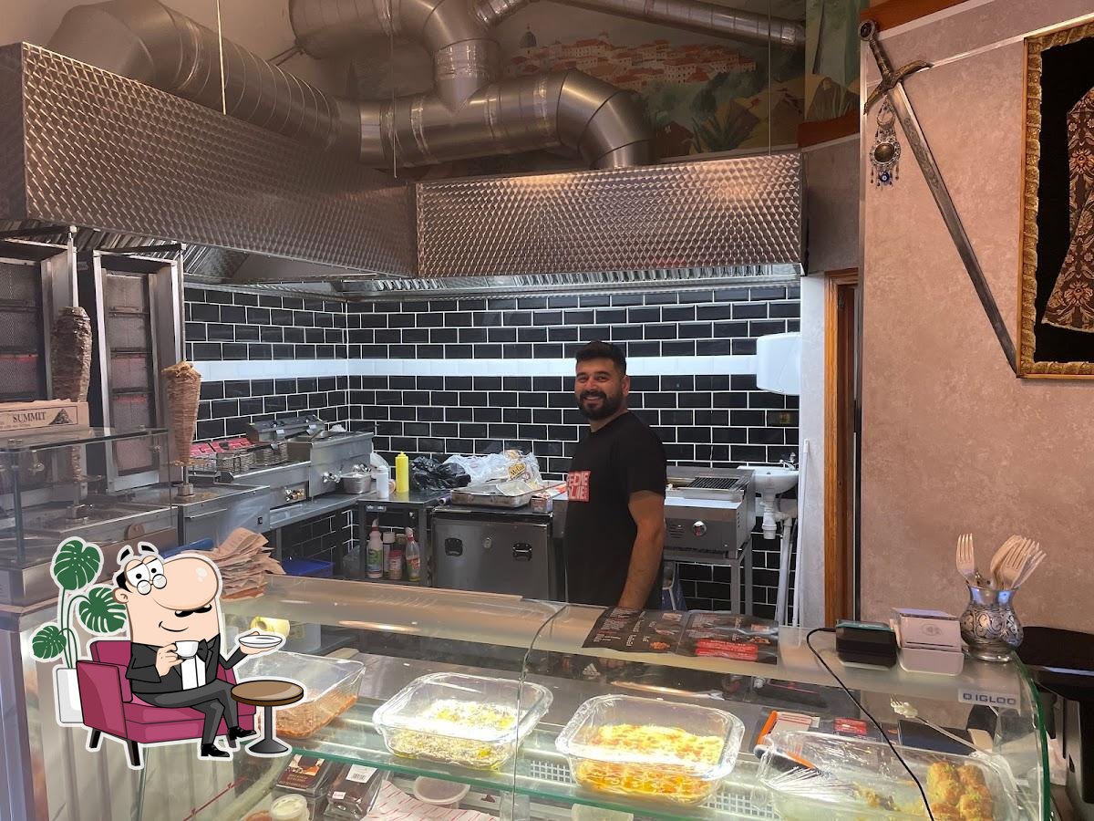 Shawarma corner stirling, Stirling - Restaurant menu, prices and reviews