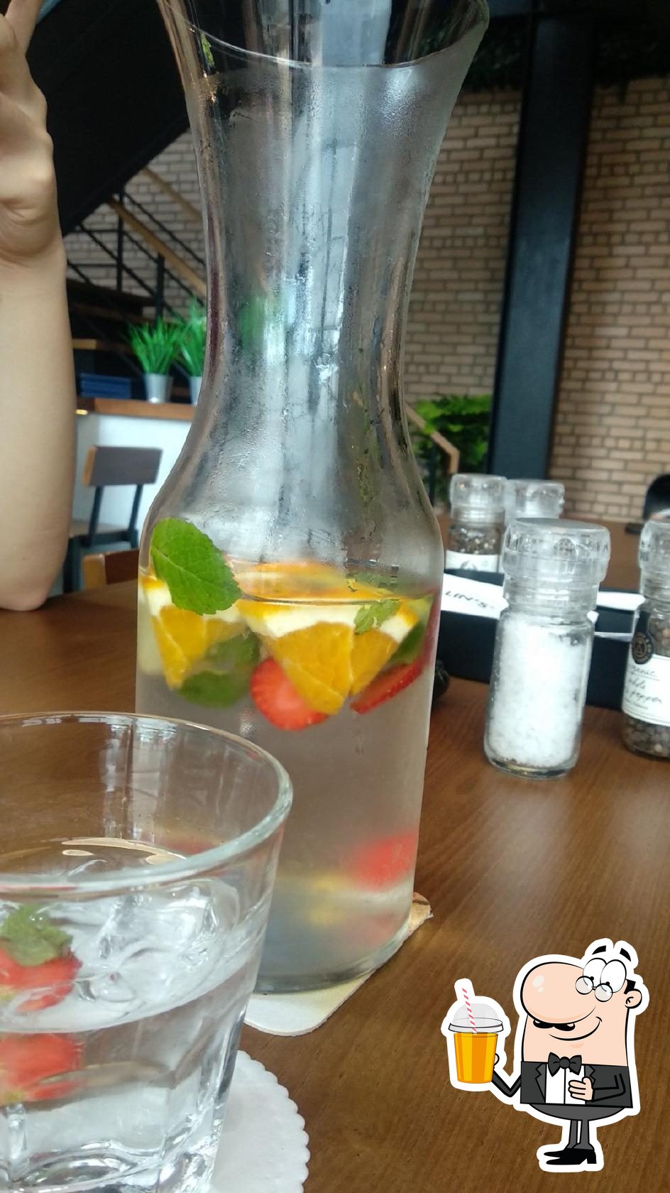 COLLIN’S Gastro Bar & Dining, Tangerang