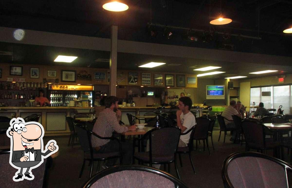 Hot Shots Pub & Grub in Yellowknife - Restaurant reviews
