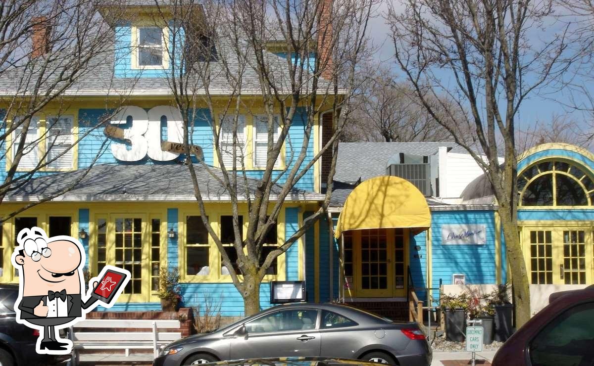 Blue Moon, 35 Baltimore Ave in Rehoboth Beach - Restaurant menu and reviews
