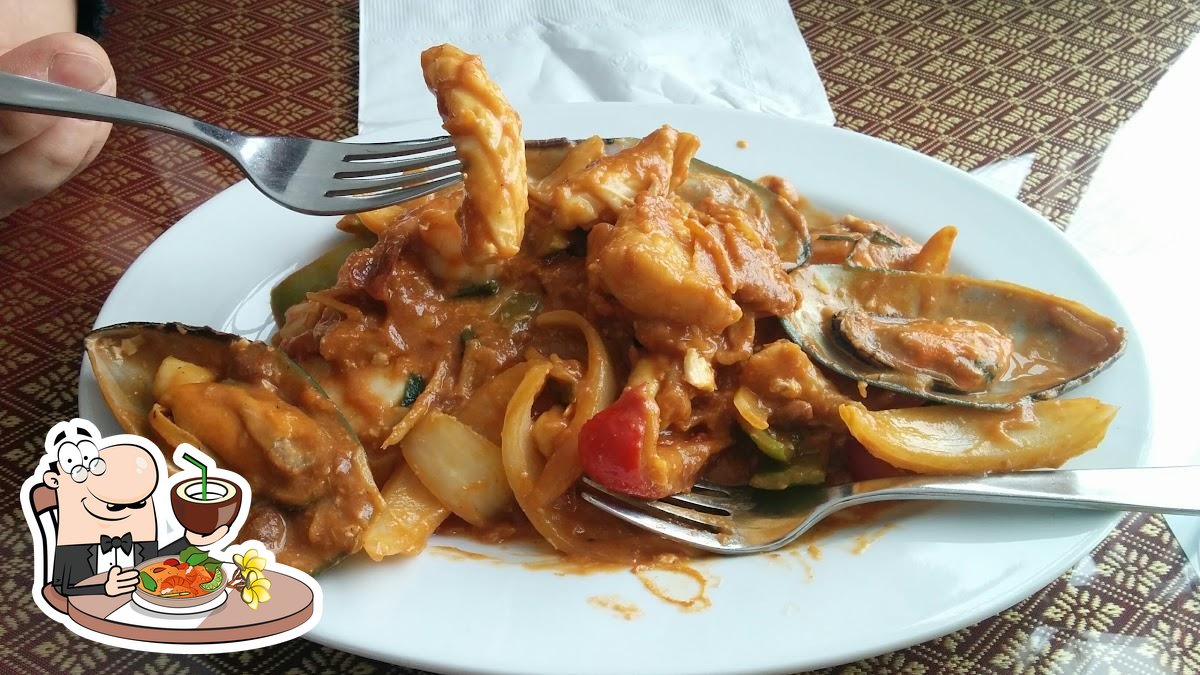 Rueon Thai Restaurant in Red Deer - Restaurant menu and reviews