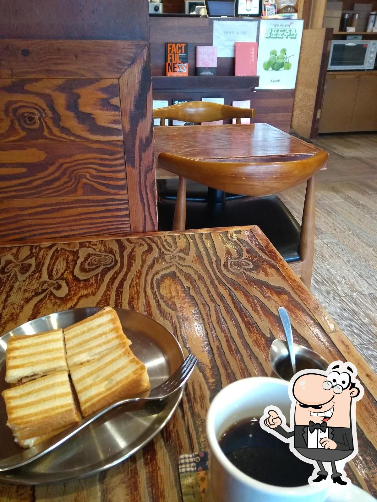 JESUS COFFEE cafe, Seoul, 23 Duteopbawi-ro - Restaurant reviews