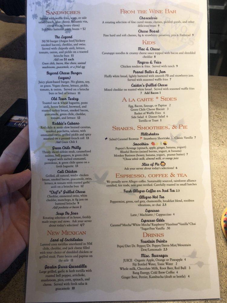 Carta del pub y bar Two Cranes Bistro + Brew, Albuquerque