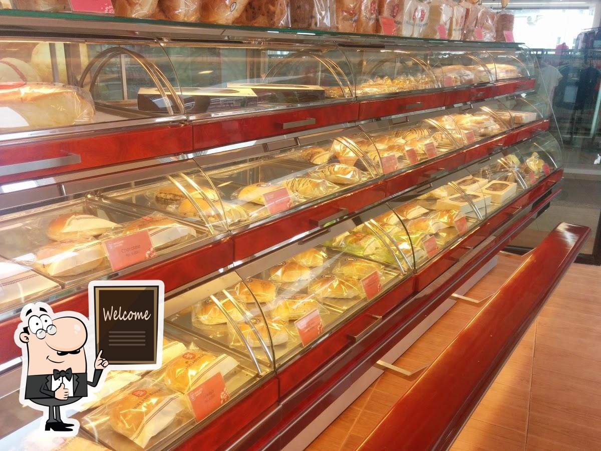 Holland Bakery, Batam, Nagoya Citywalk - Restaurant reviews