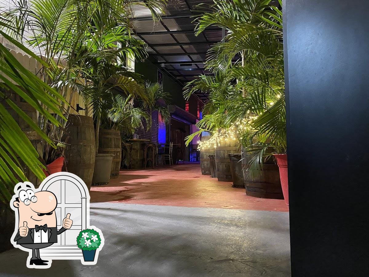 The Cave Miami Restaurant & Nightclub in Miami - Restaurant reviews