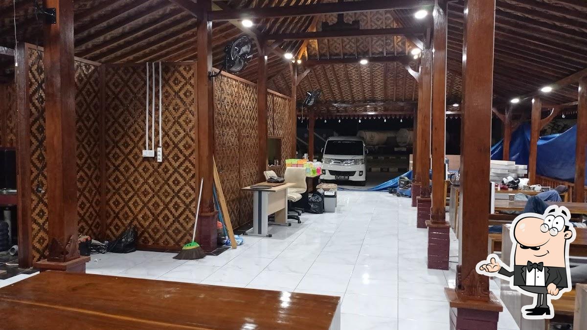 Rumah makan Ibu Haji Cijantung IHC Rest Area 379A restaurant, Gringsing ...