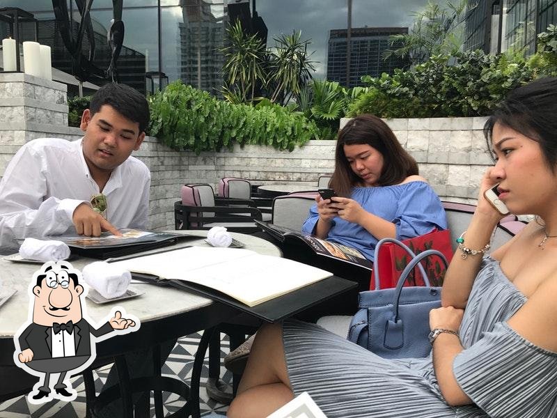 Vogue Lounge pub & bar, Bangkok - Restaurant menu and reviews