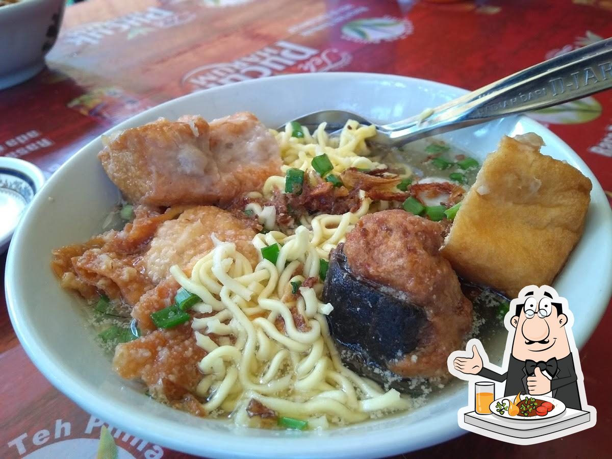 Bakwan Subur Bakwan Babi restaurant, Malang, Jl. Taman Borobudur Utara ...