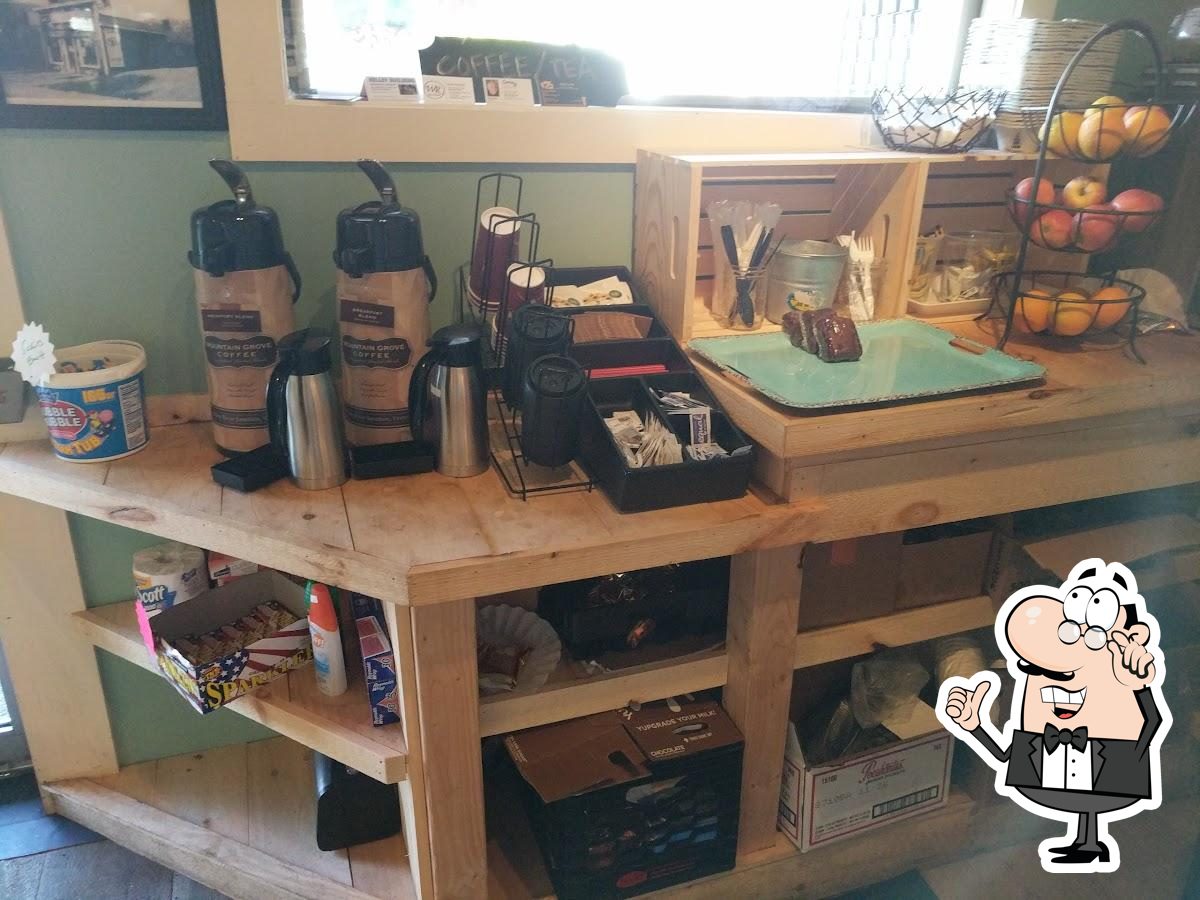 Marsh Brothers Deli, Lebanon - Restaurant menu, prices and reviews