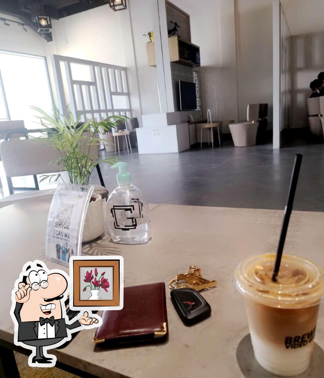 Glitch Cafe, UAE, 9 Nad Al Hamar Rd - Restaurant reviews