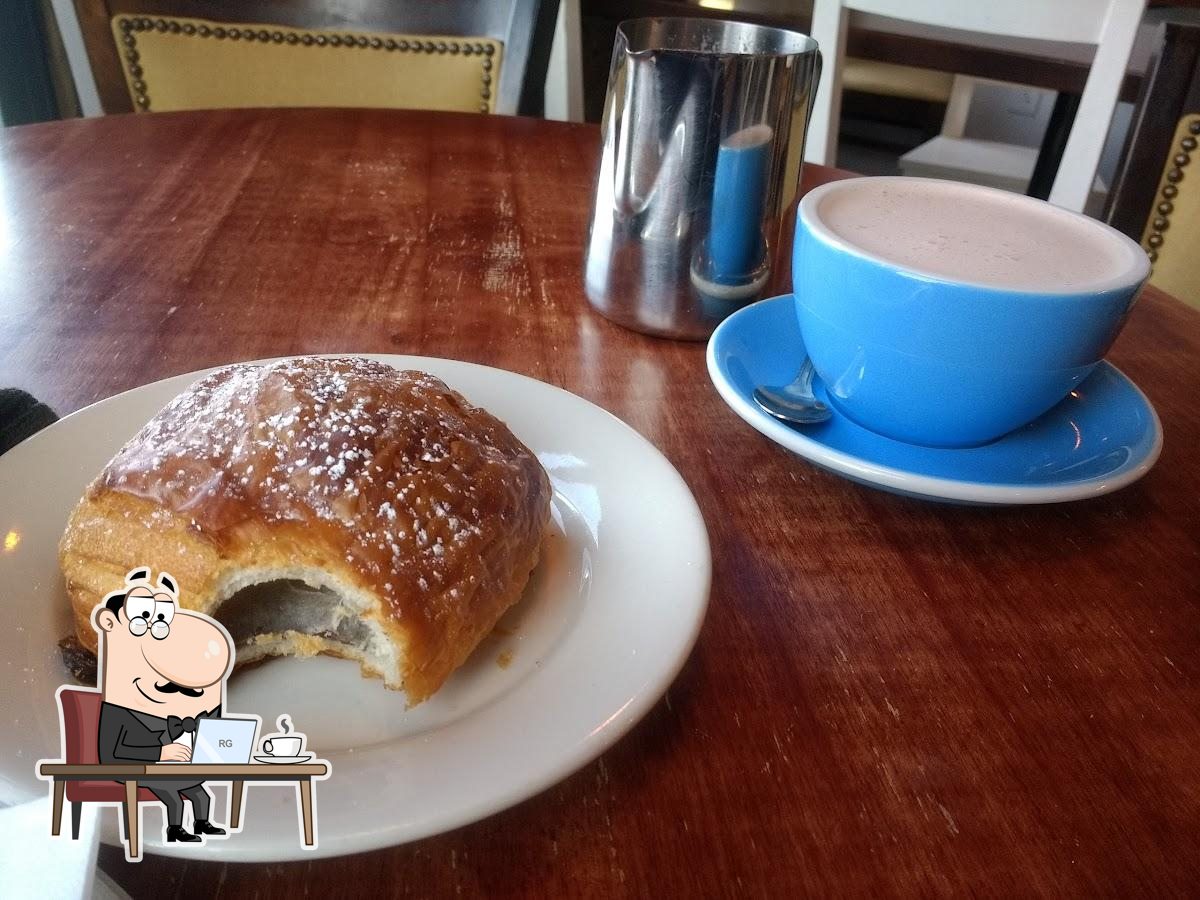 LIC Corner Cafe, New York City - Restaurant menu, prices and reviews