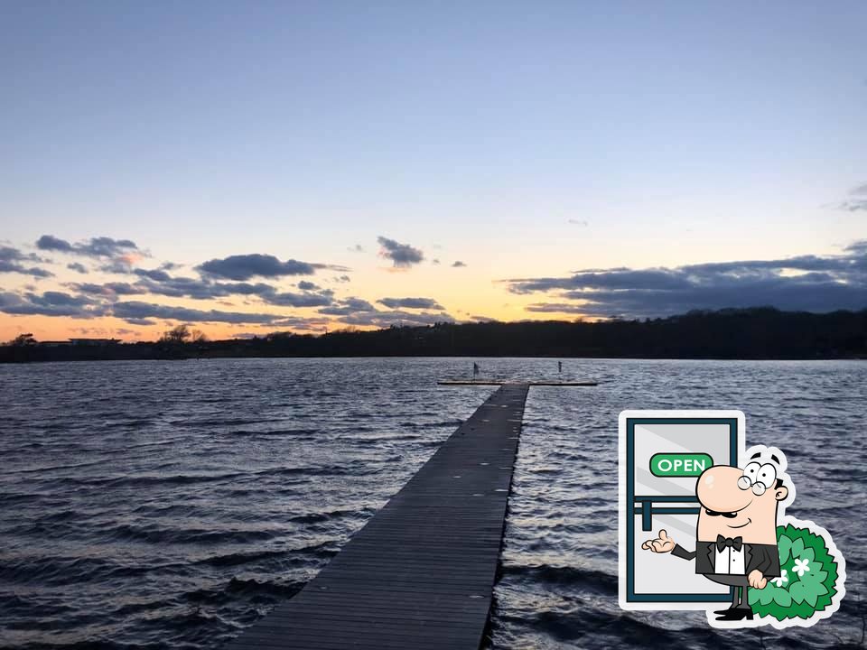 Harvest on Fort Pond in Montauk - Restaurant menu and reviews