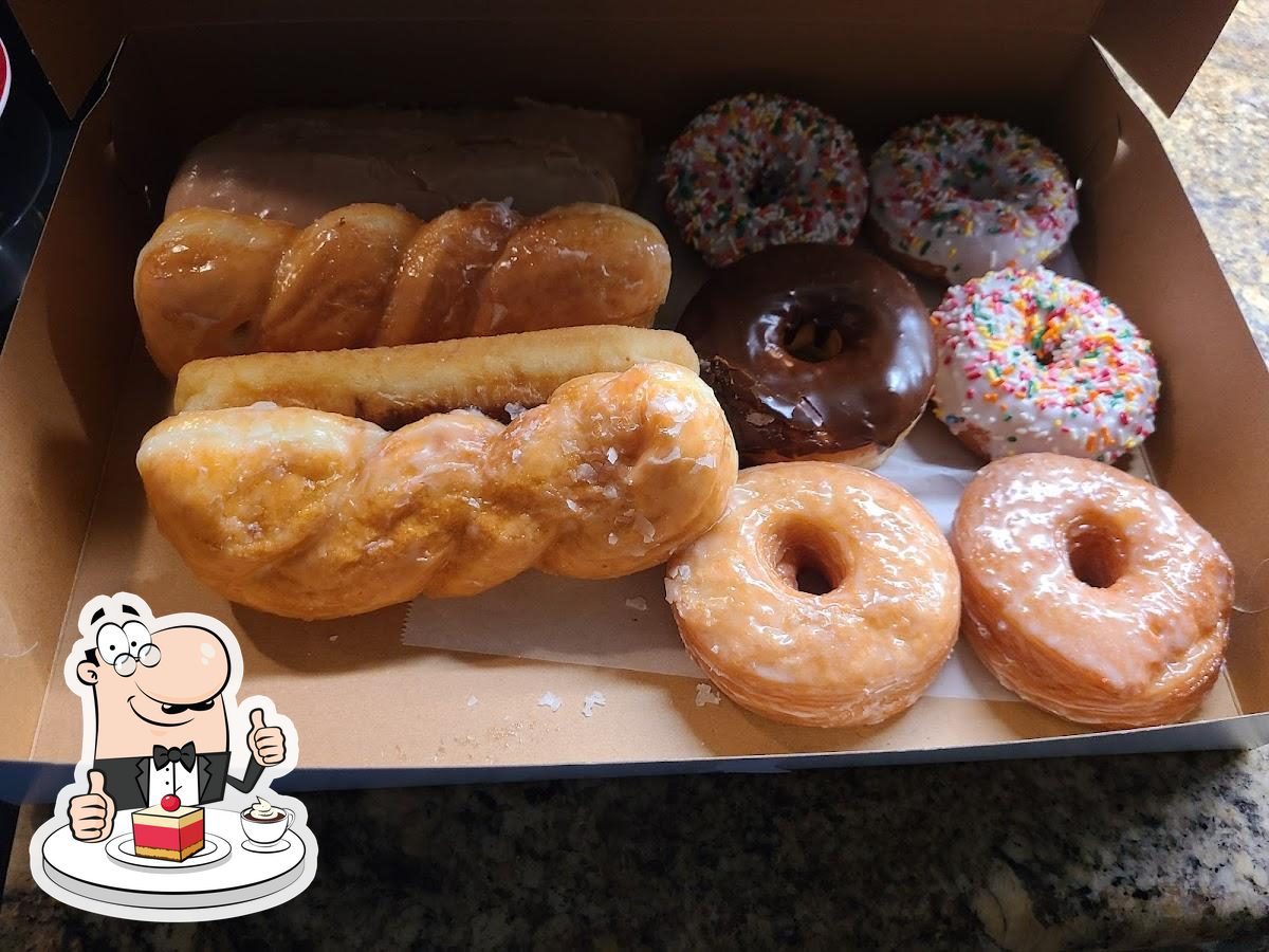 Moon Donuts in Redondo Beach - Restaurant menu and reviews