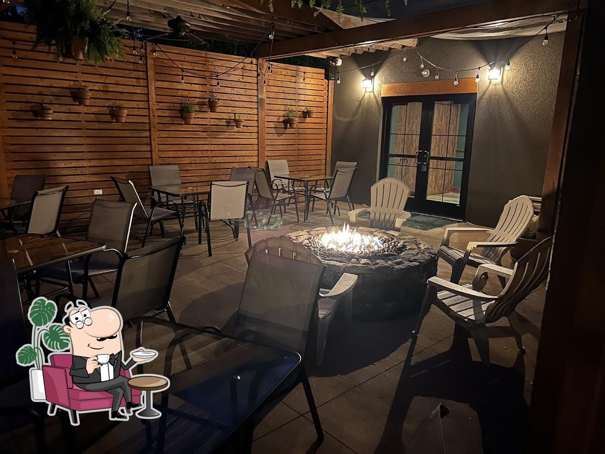 The Den on Eleventh, Longmont - Restaurant menu, prices and reviews
