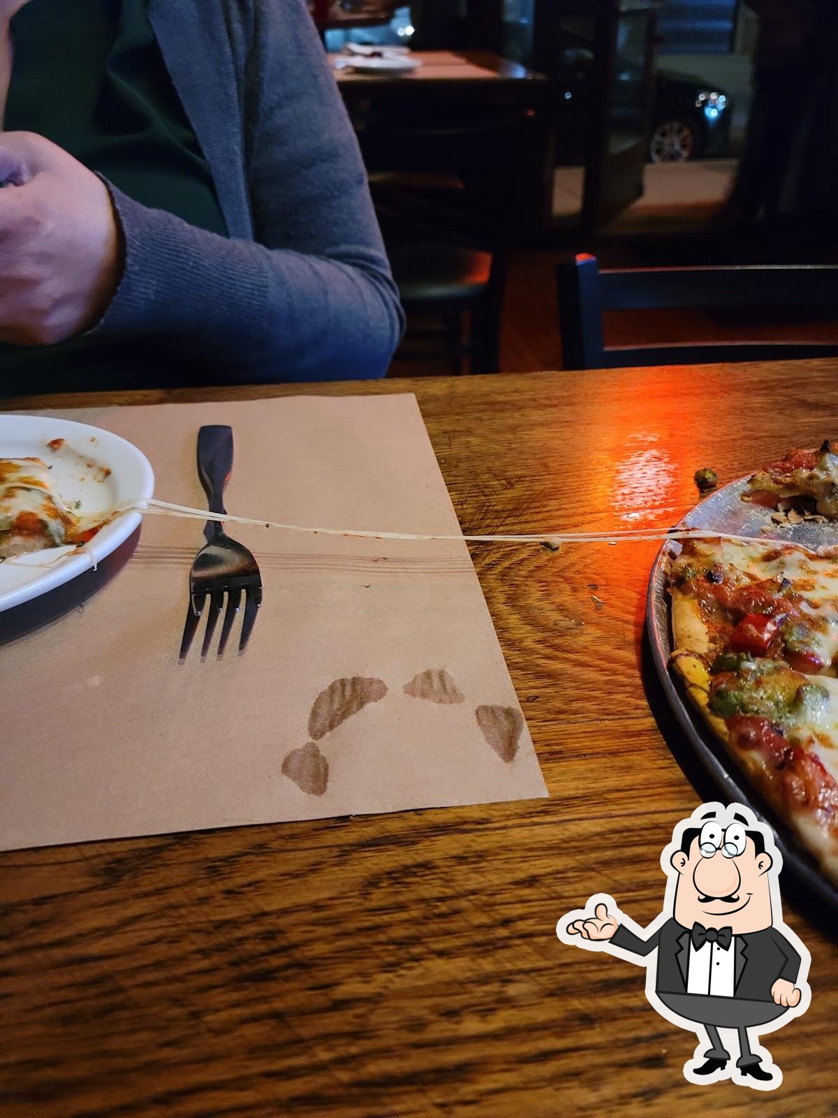 Fixture Pizza Pub, Milwaukee - Restaurant menu, prices and reviews