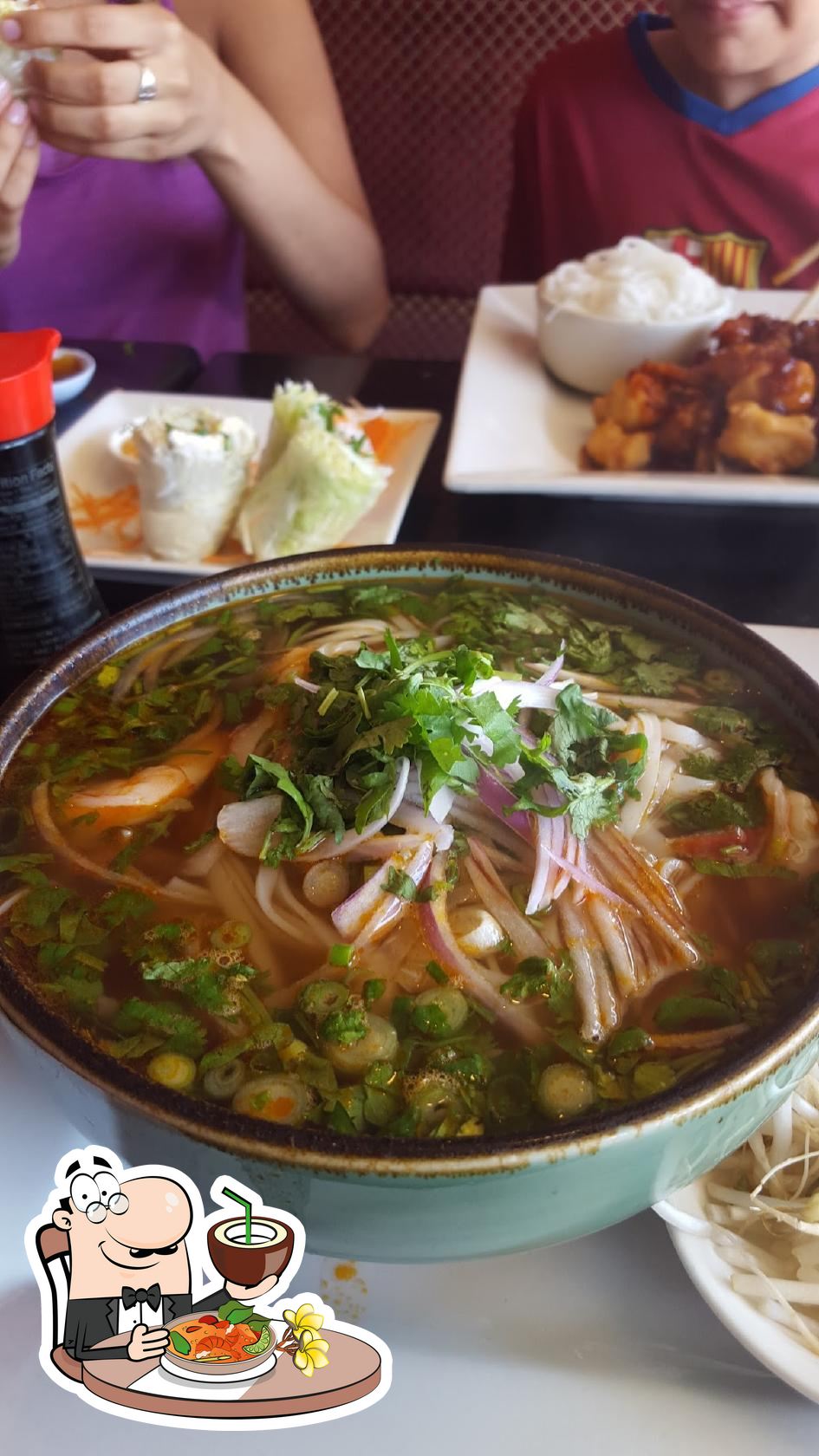 Tomy Thai, 1736 W State of Franklin Rd #70 in Johnson City - Restaurant menu and reviews