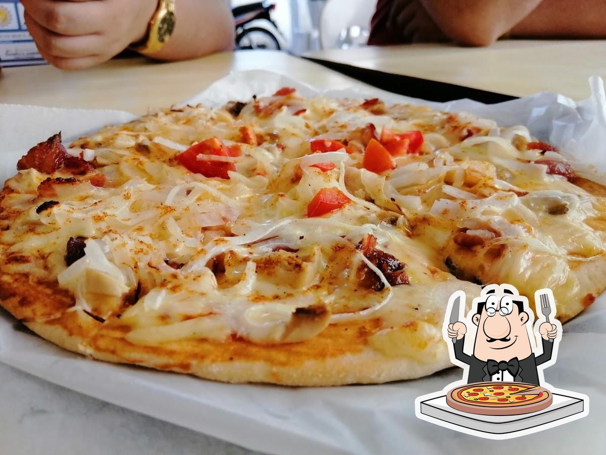 Alberto's Pizza restaurant, Iloilo City, PH27+C65 - Restaurant reviews