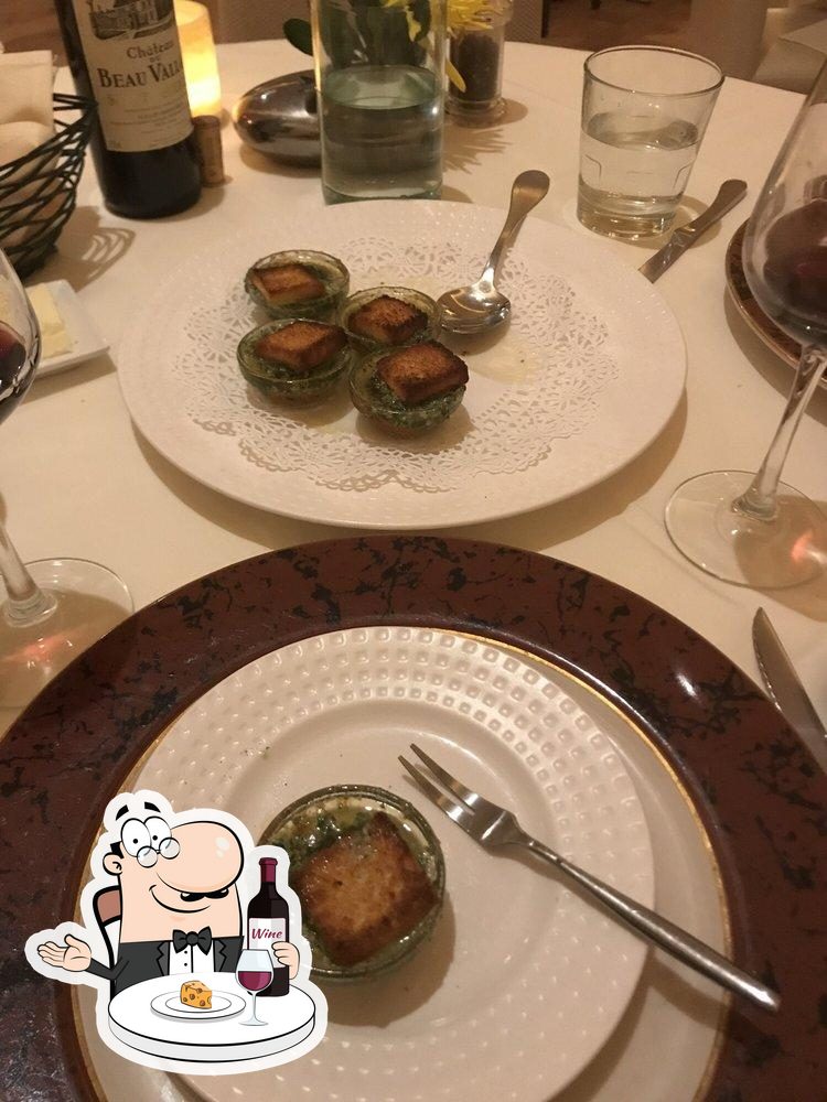 Le Yaca French Restaurant, 1430 High St in Williamsburg - Restaurant ...