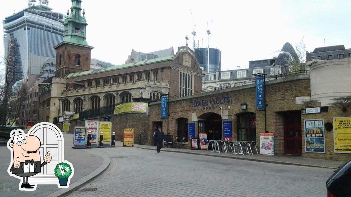 Tower Vaults Cafés Shops, 1 Tower Hl Ter in London - Restaurant reviews