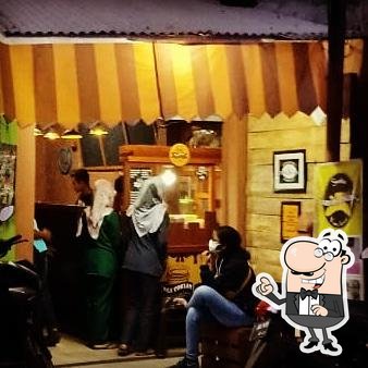 Swiss Van Java.corner, Cisaat